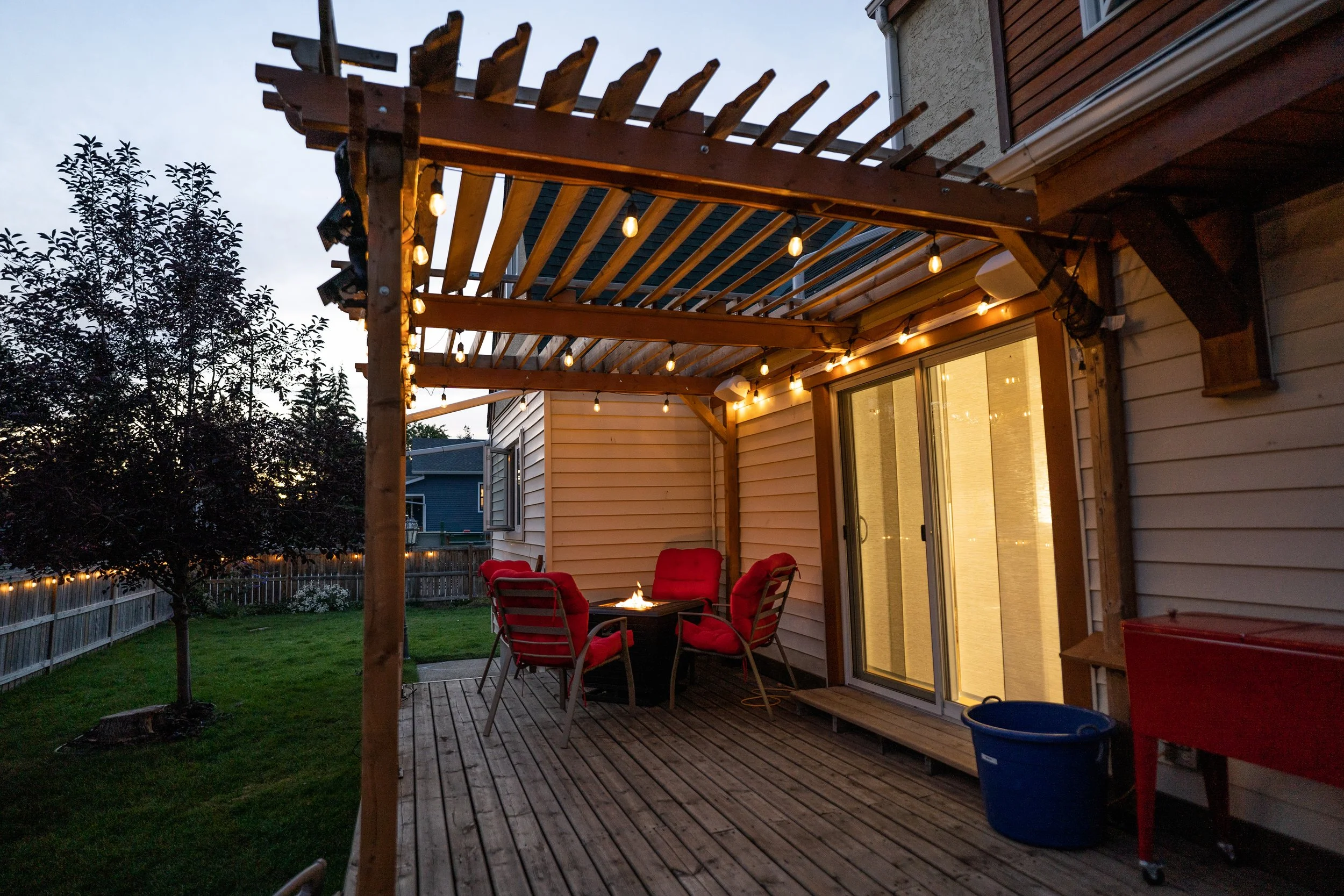 The Lochlainn House | Gallery — The Lochlainn House - Sylvan Lake ...