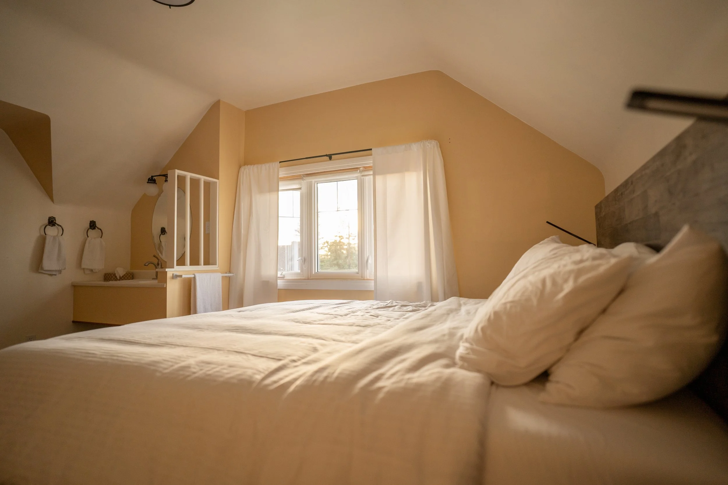 The Lochlainn House | Gallery — The Lochlainn House - Sylvan Lake ...