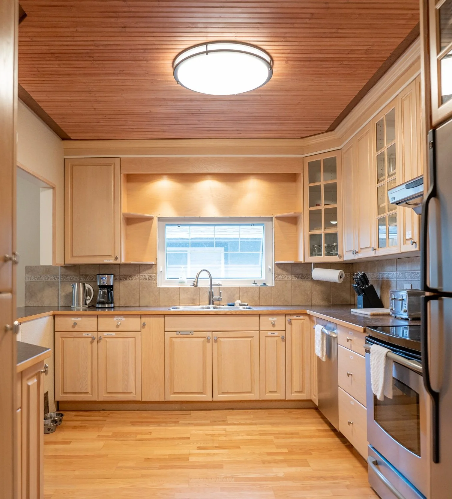 The Lochlainn House | About — The Lochlainn House - Sylvan Lake ...
