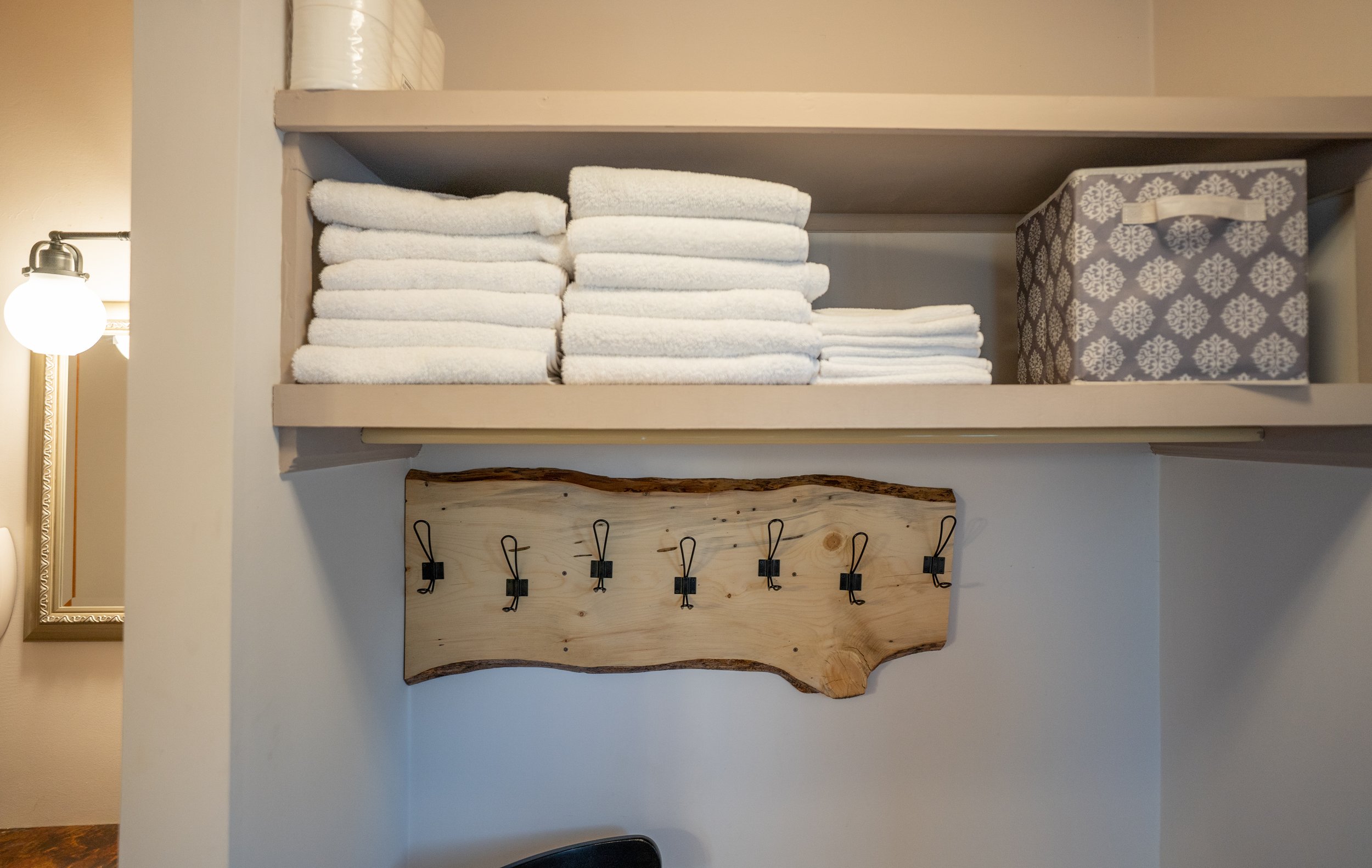 The Lochlainn House | Gallery — The Lochlainn House - Sylvan Lake ...