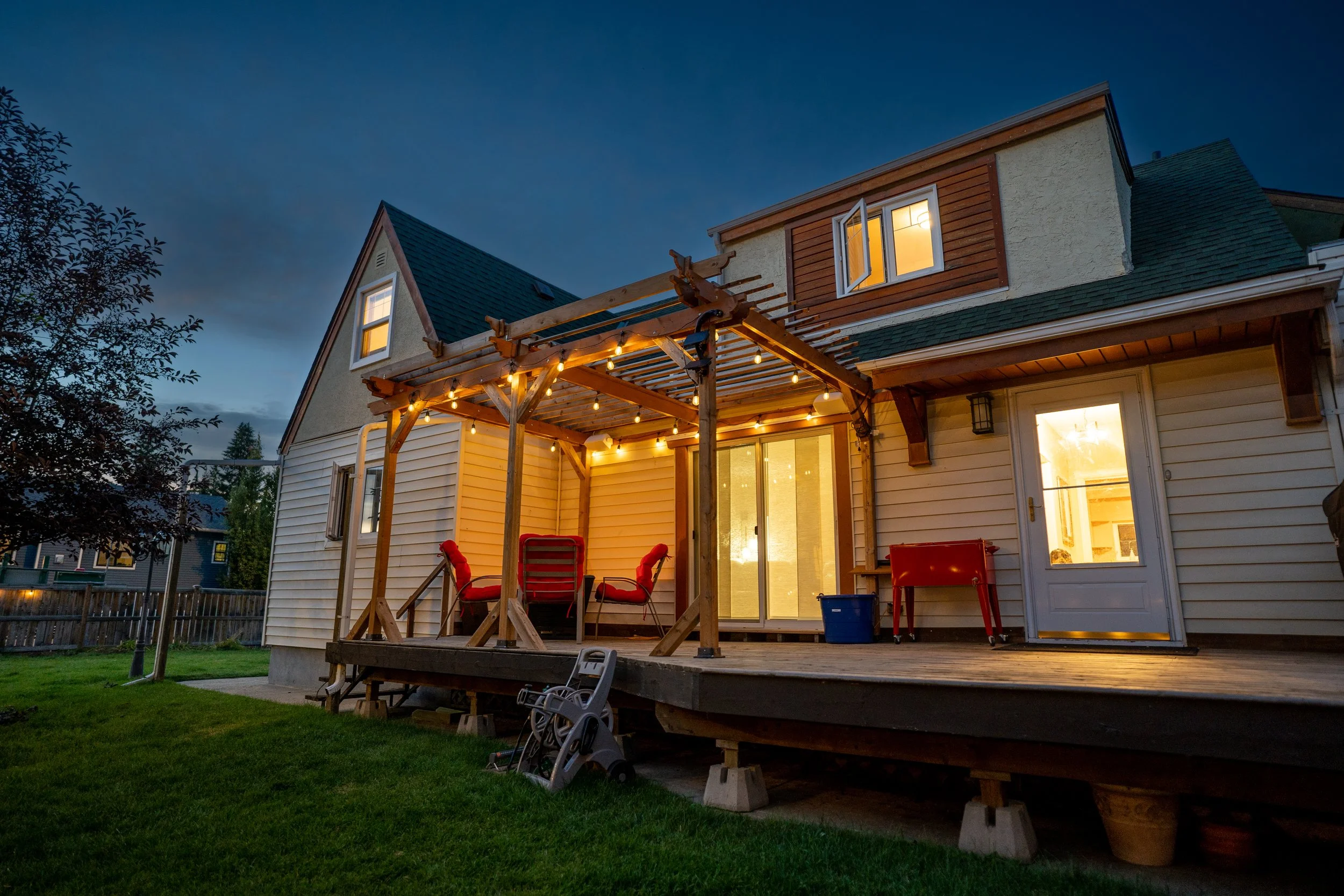 The Lochlainn House | Gallery — The Lochlainn House - Sylvan Lake ...