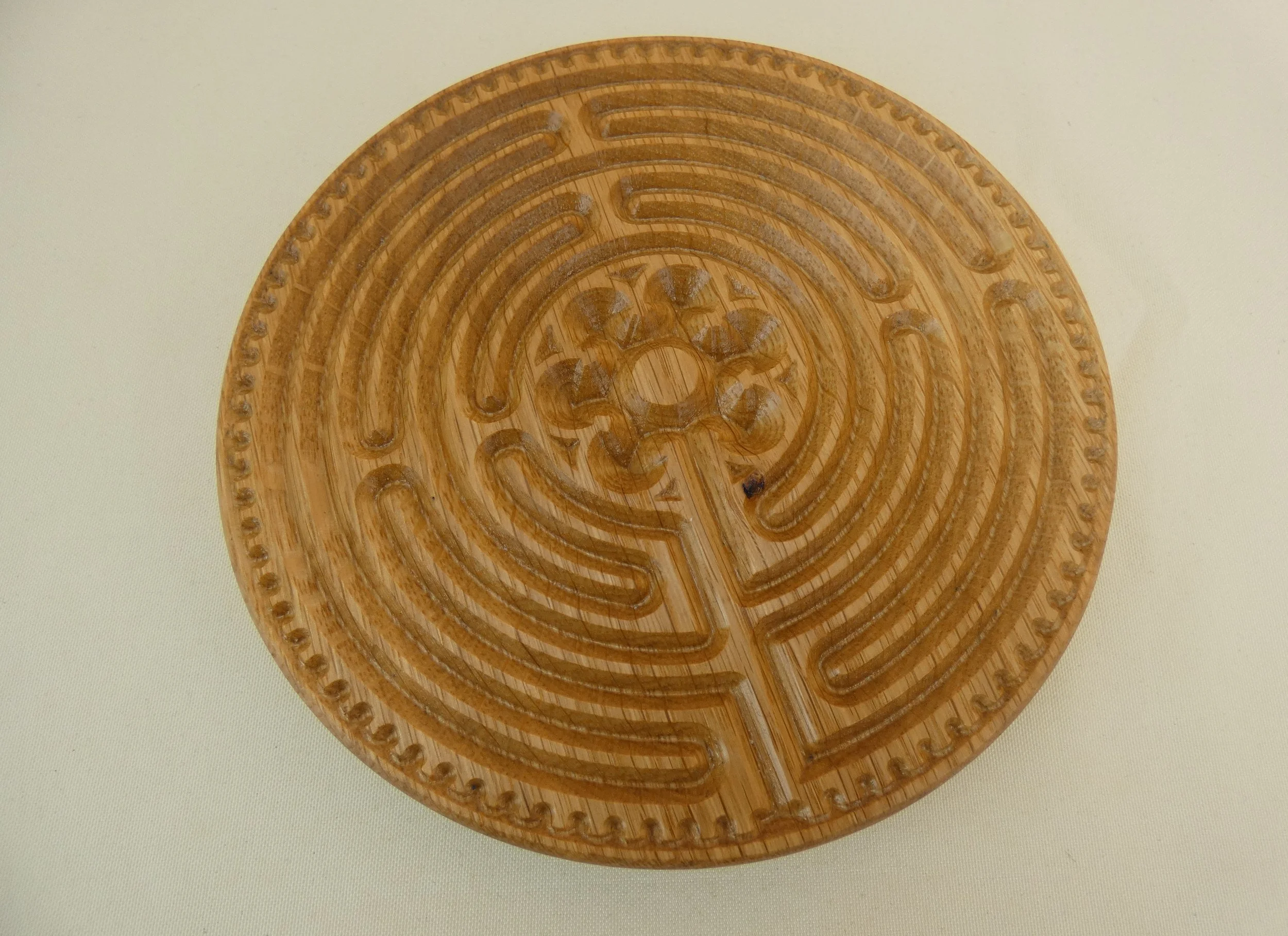 Chartres Round Oak Wooden Mediation Finger Labyrinth — The Grain Attraction