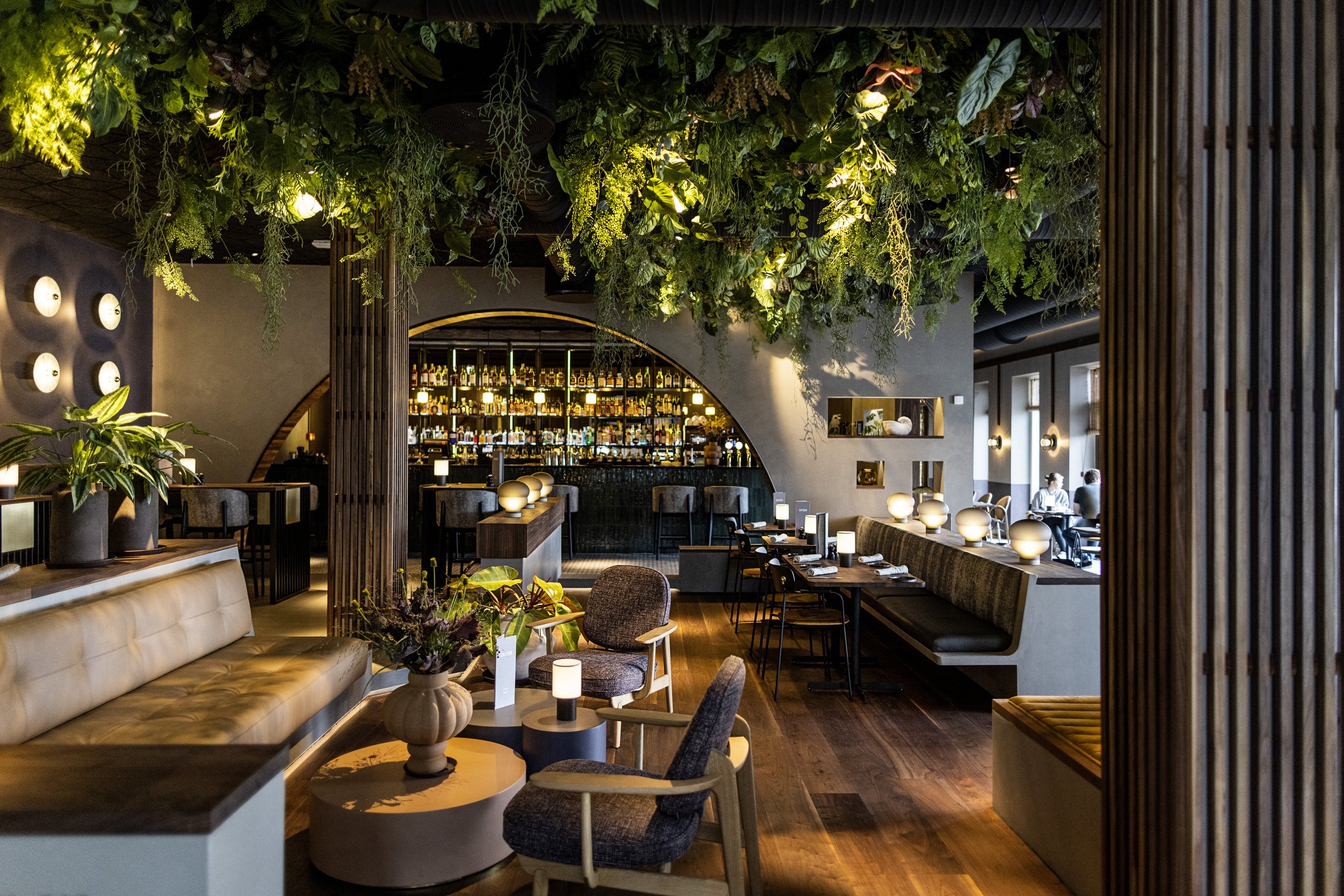 UNDA — Restaurant & lounge