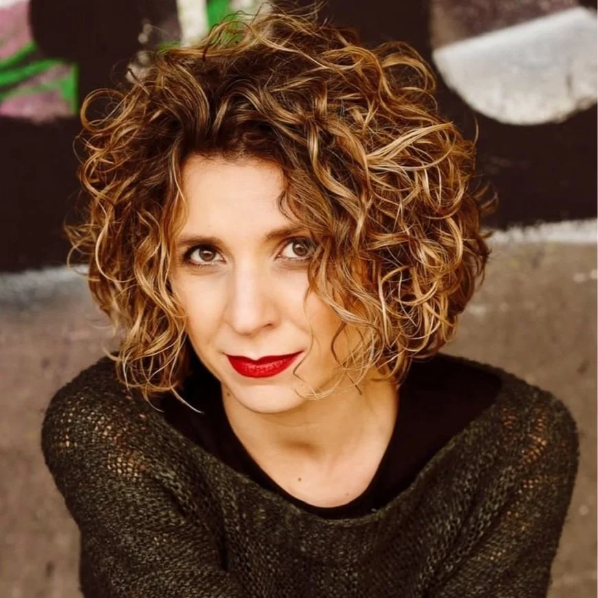 BIOGRAPHIEN — Salut Salon