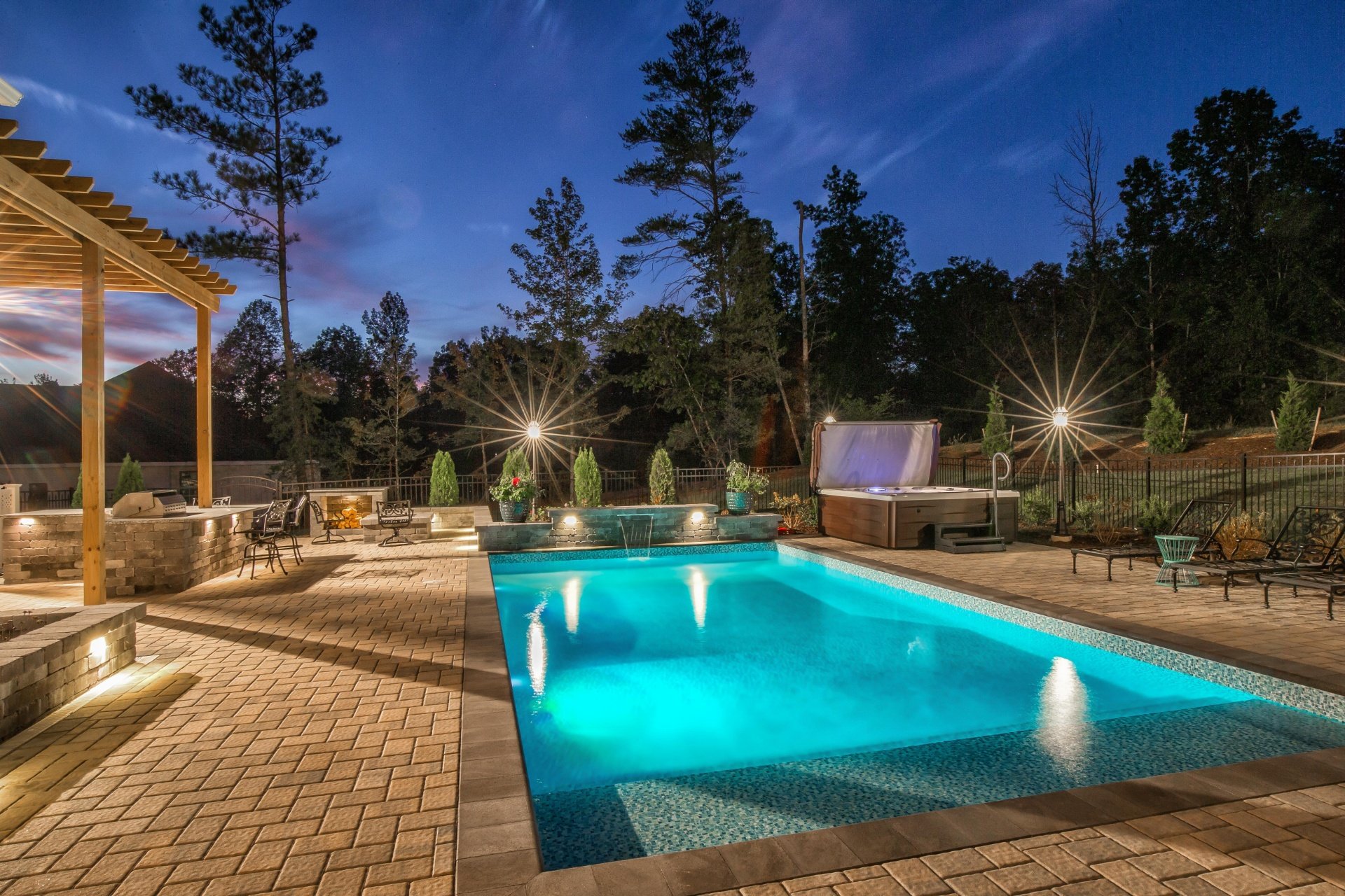 Outdoor Lighting in Short Pump, VA | Stylish Landscape Lighting ...