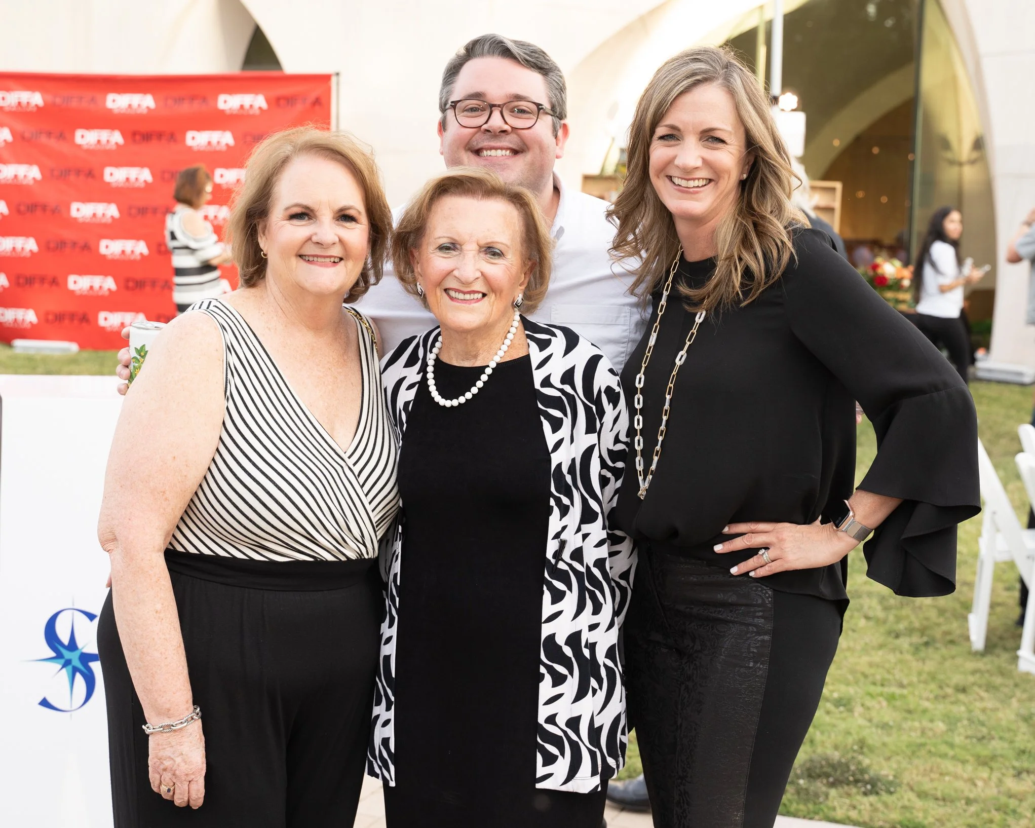 Burgers & Burgundy — DIFFA — Dallas