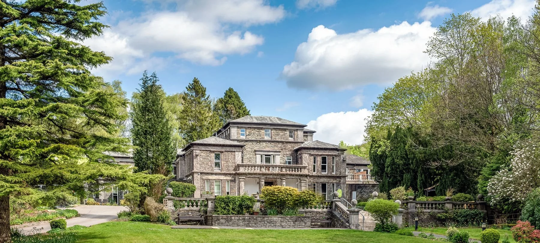 Family & pet-friendly Lake District hotel with a pool - Windermere Manor