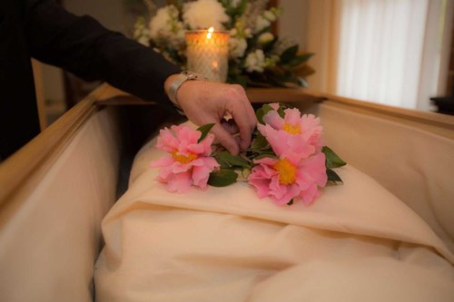 Shrouds for Funerals | Honour with Respectful Simplicity — Life Rites ...