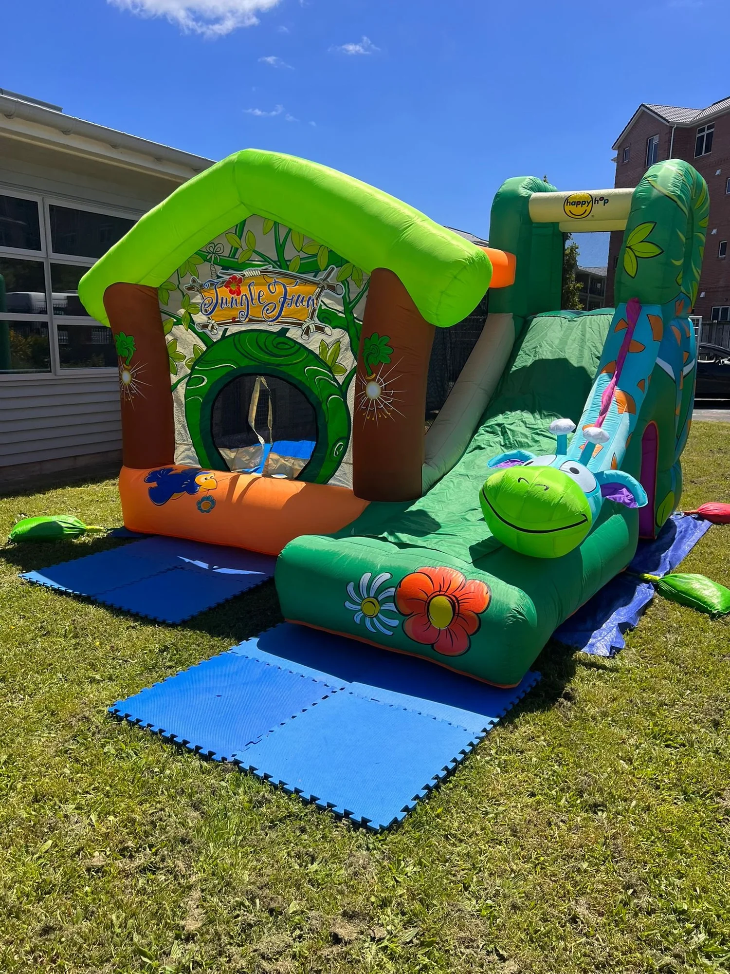 Gallery — CASTLE KING Bouncy Castle Hire
