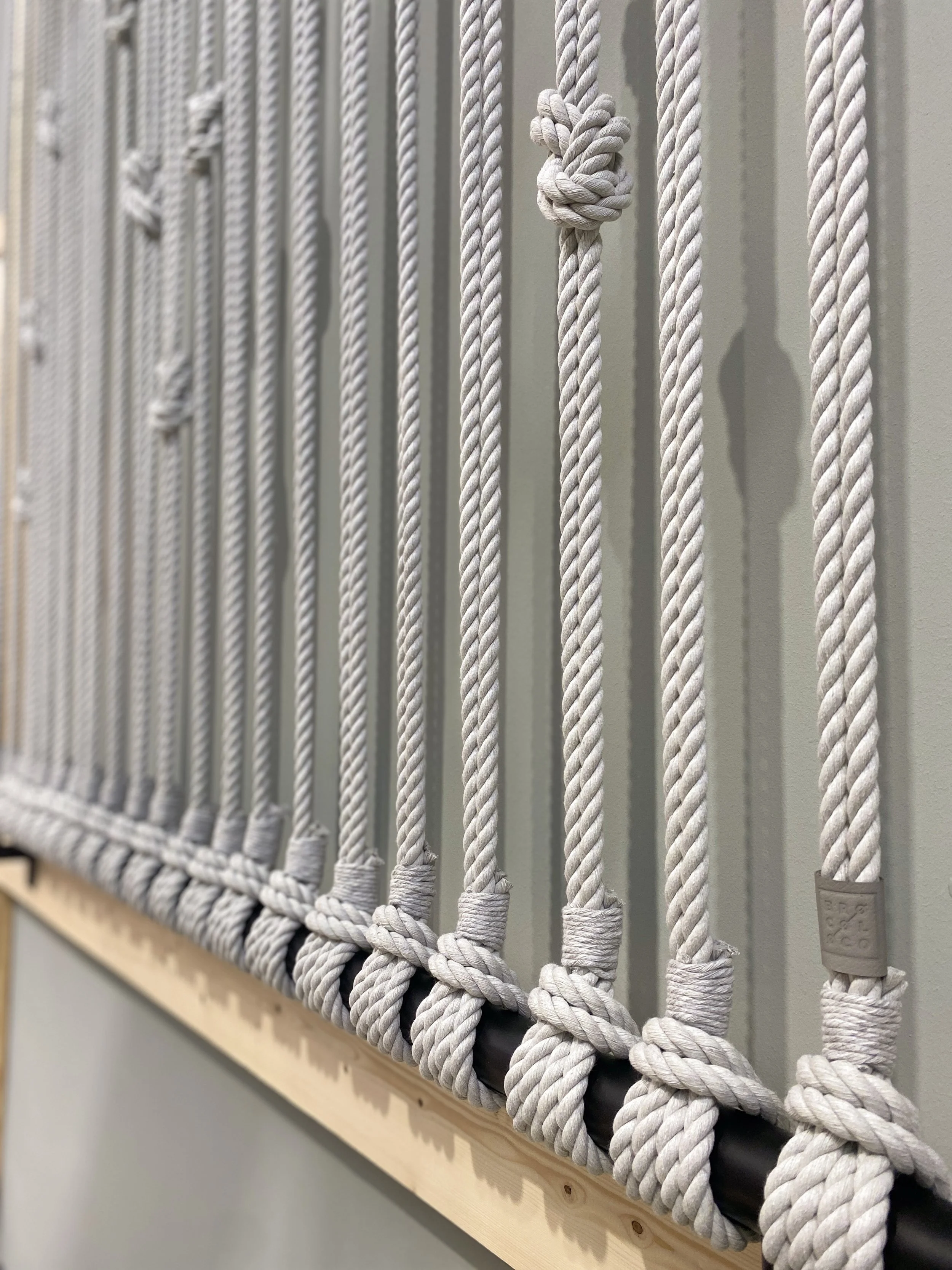 KNOTTED SINGLE Wall Hanging