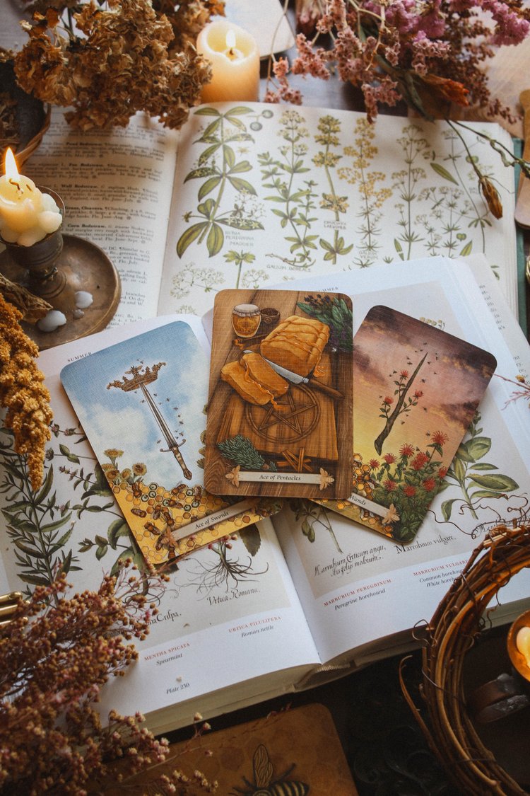 Bee Tarot Review — Spirit Element