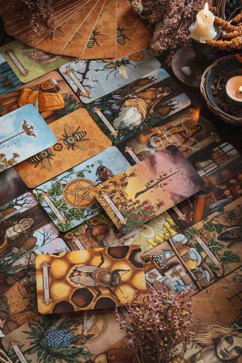 Bee Tarot Review — Spirit Element
