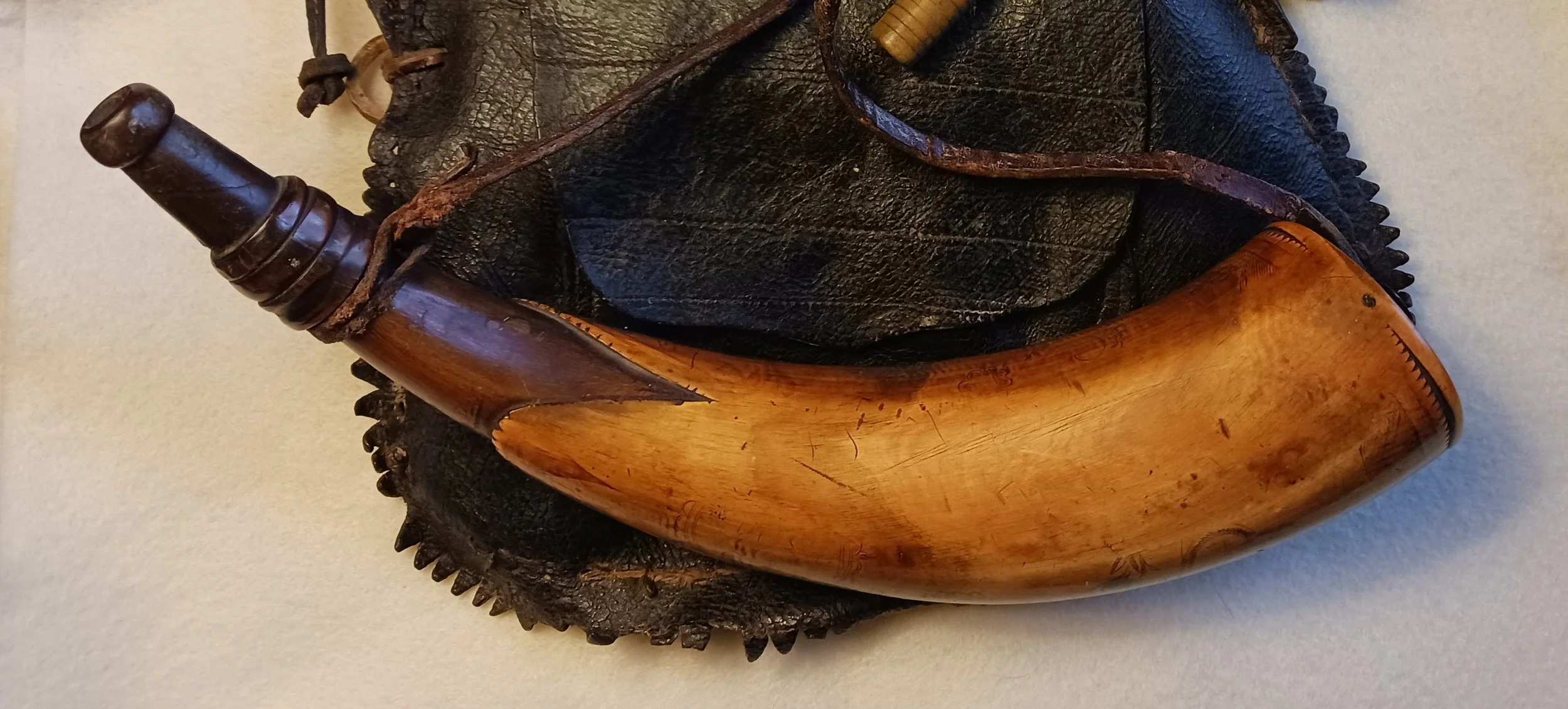 Tansel Powder Horns with Their Original Hunting Bags © — Kentucky Gunmakers
