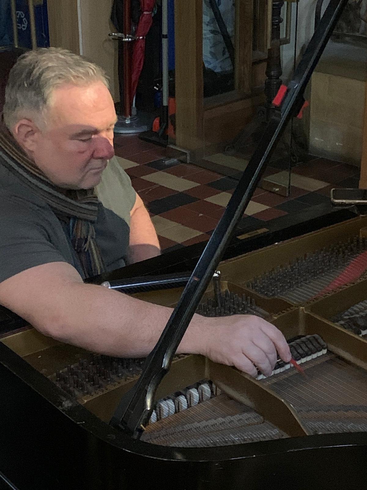 Steve Droy Pianos - Concert Piano Tuner