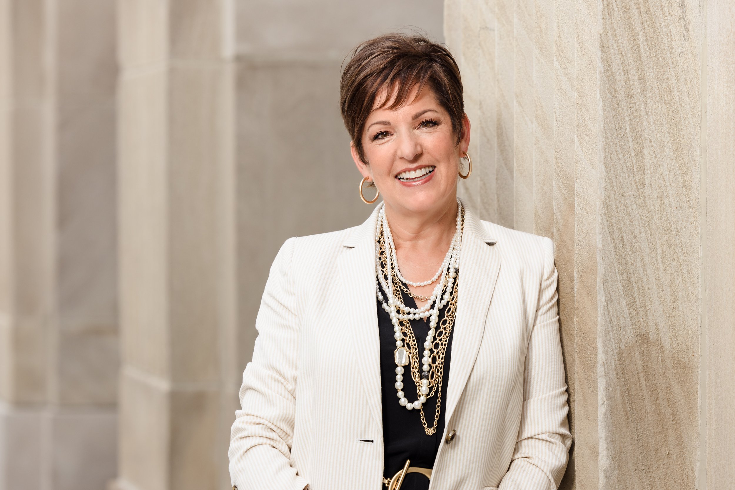 Speaker, Author, Executive Coach, Podcaster — HEIDI FRYE