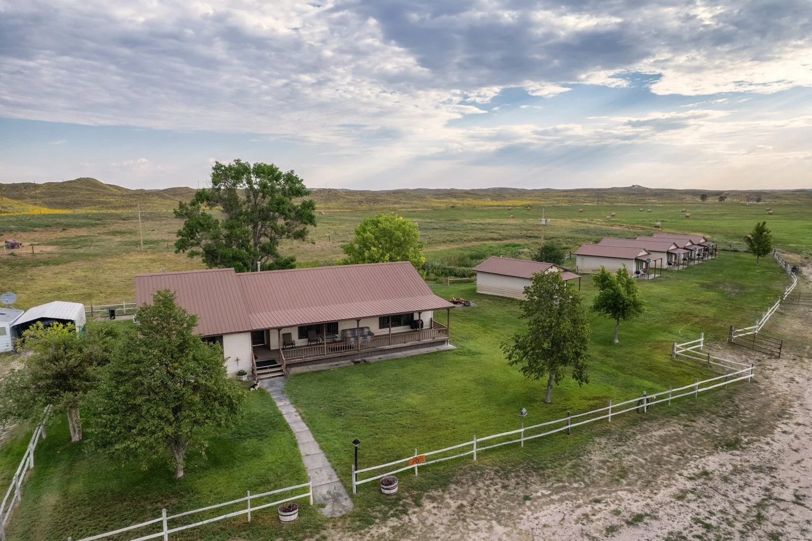 Book Your Cabin — Lord Ranch Resort