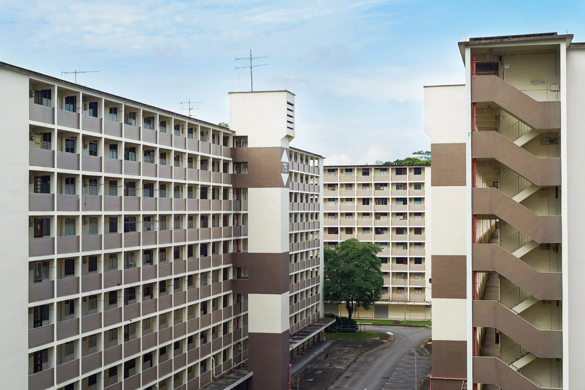 Architectural Photography of Singapore's Colorful Modernist HDB ...