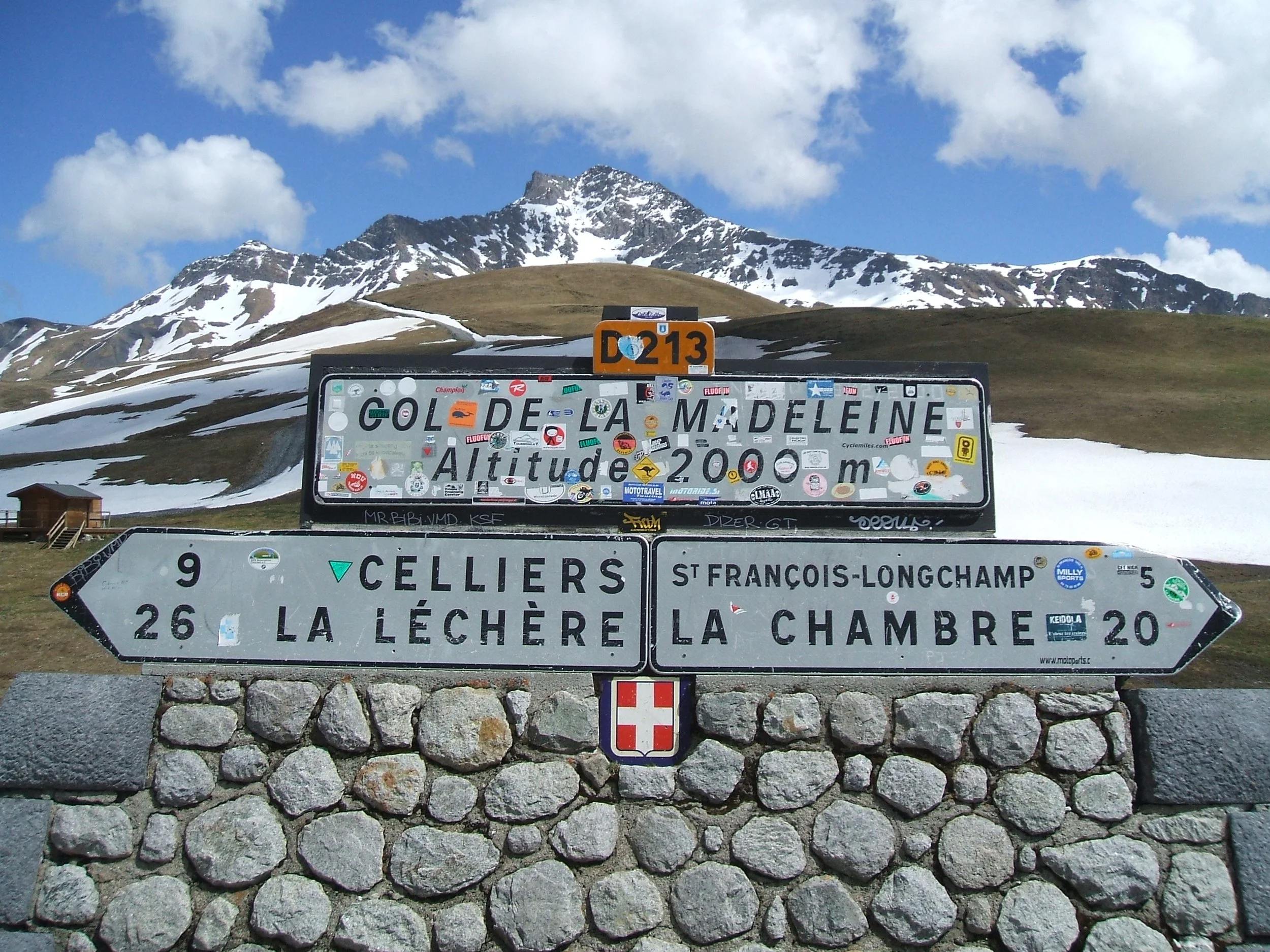 The 12 most famous mountain passes of Le Tour de France — Cycling ...