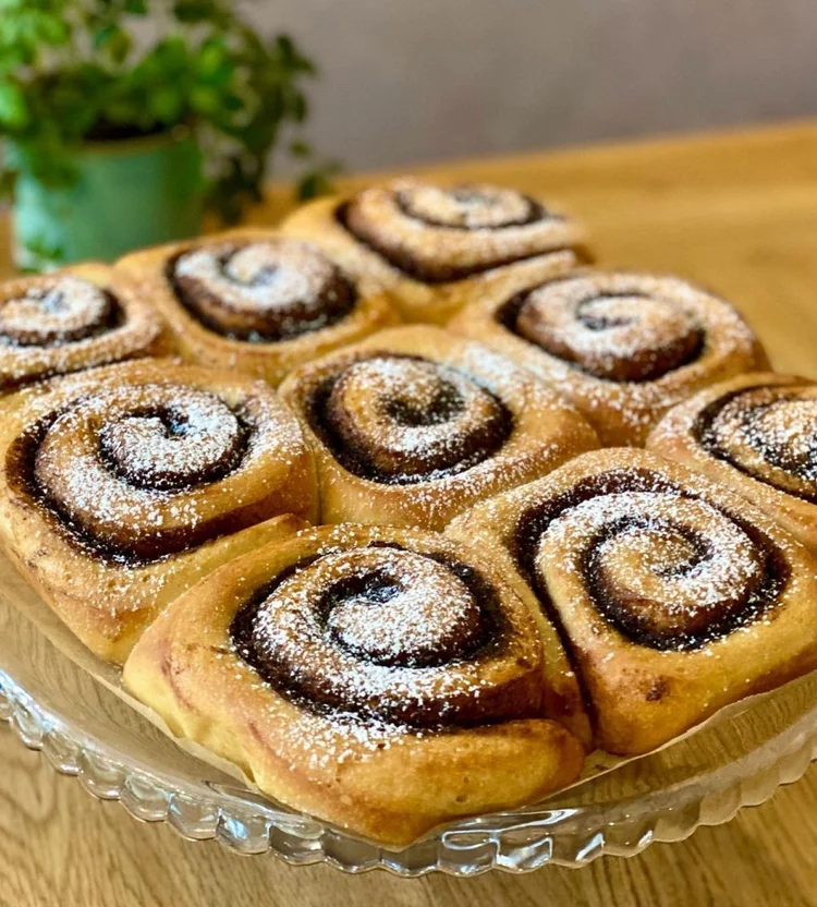 STANDORTE & SPEISEKARTEN — Emmi's Kitchen