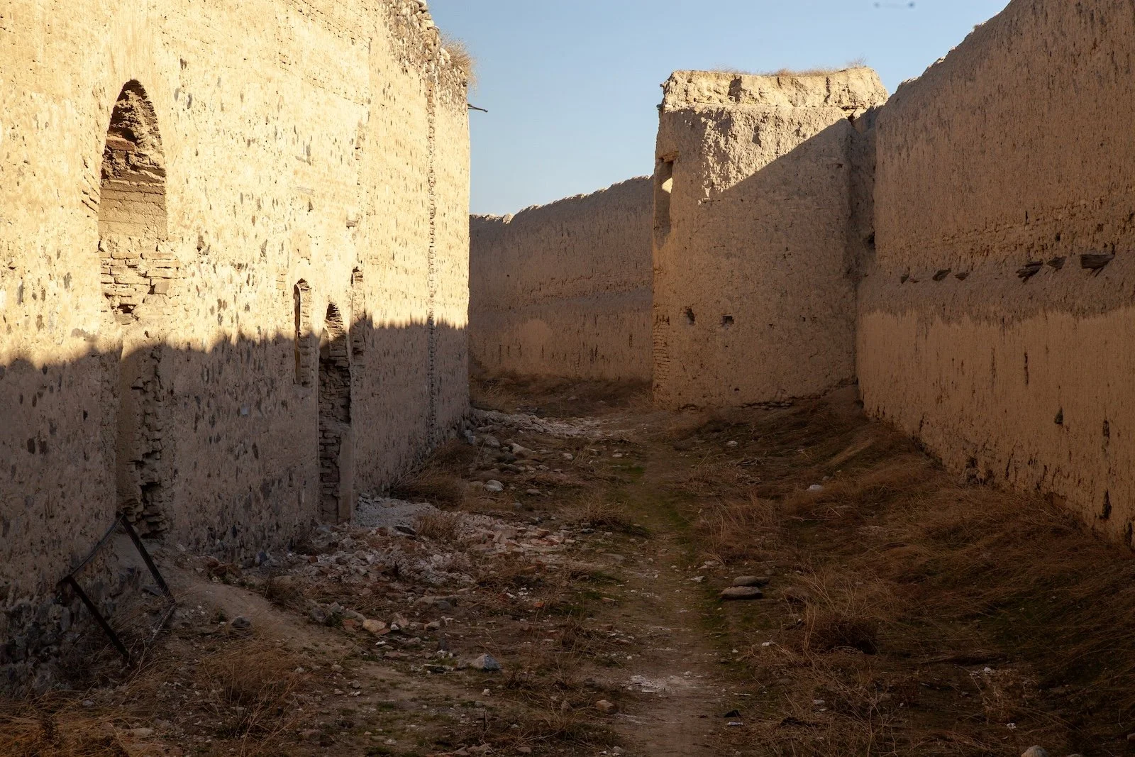 Exploring the Taimani fort (a.k.a Qala-ye Shahrara) in central Kabul ...