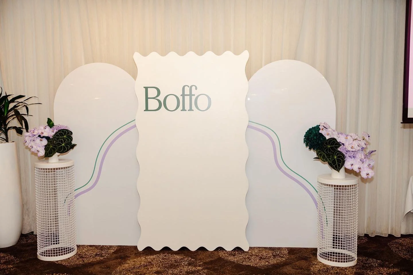 Wave Backdrop with Border — Luxe Events