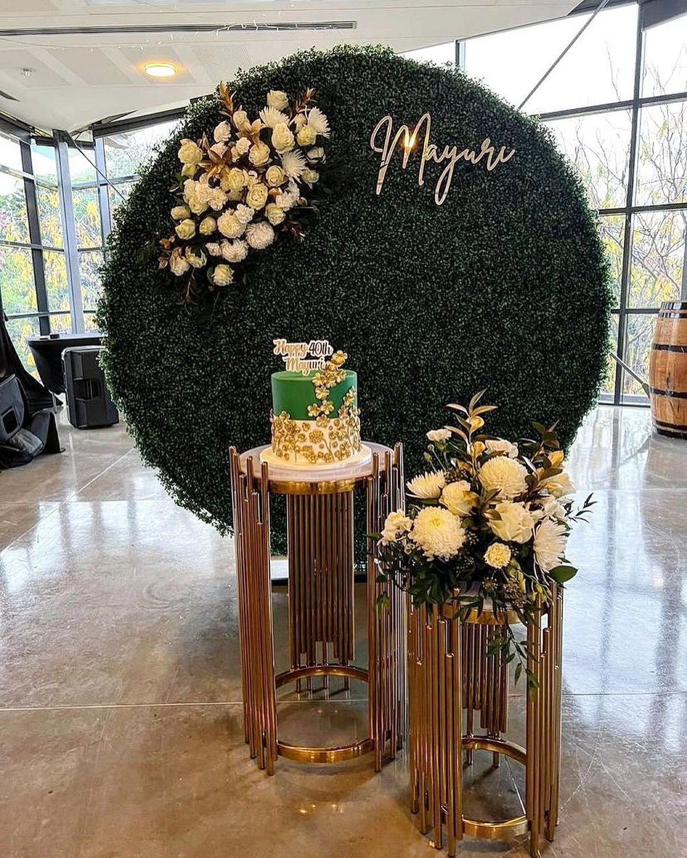White Round Plinth — Luxe Events