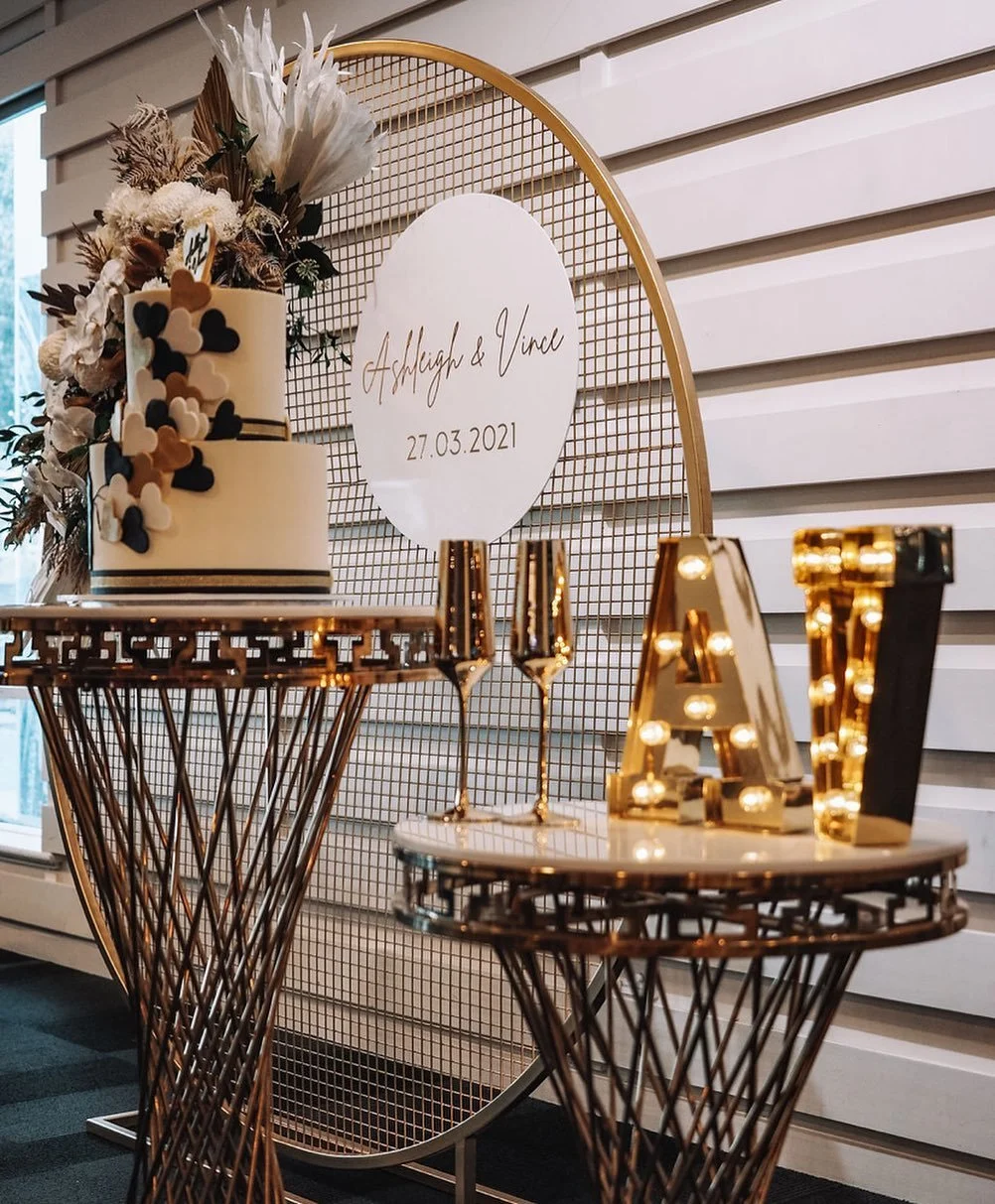 White Ripple Plinth Set — Luxe Events