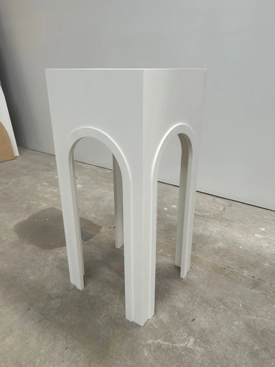 White Ripple Plinth Set — Luxe Events
