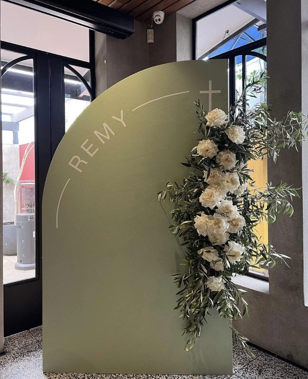Solid Arch — Luxe Events