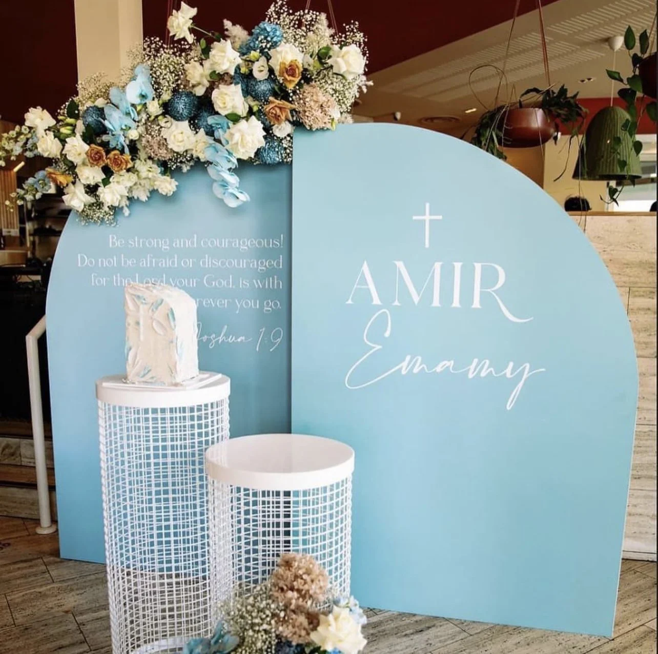 White Ripple Plinth Set — Luxe Events