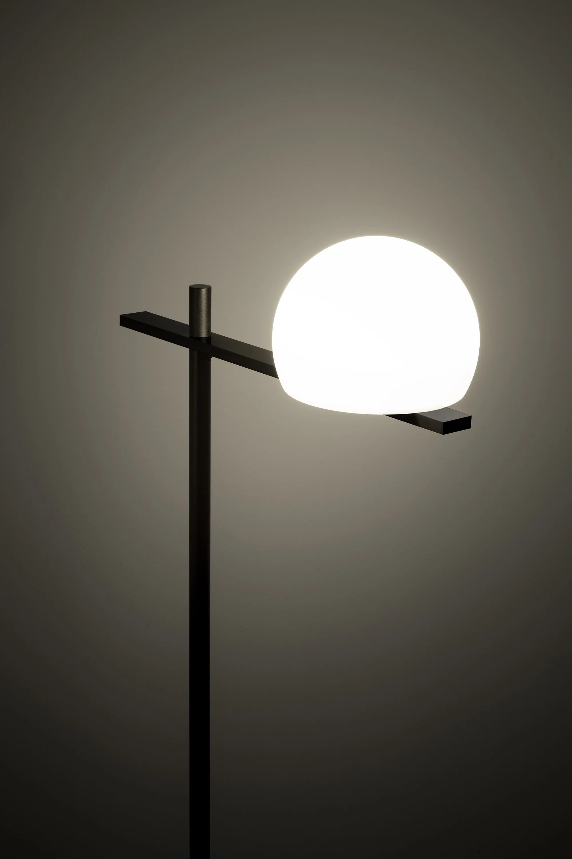 Outdoor Wall Sconce Black CIRC A-3720X by Estiluz — estiluz