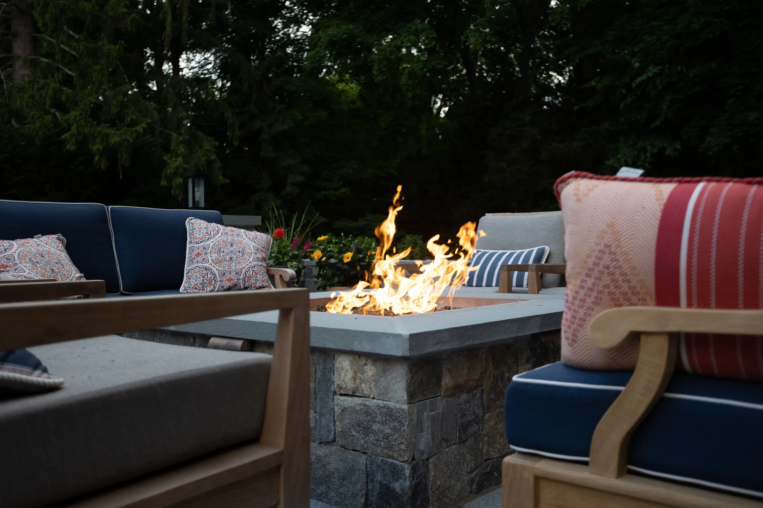 Crafting the Perfect Outdoor Ambiance with Landscape Design and Fire ...