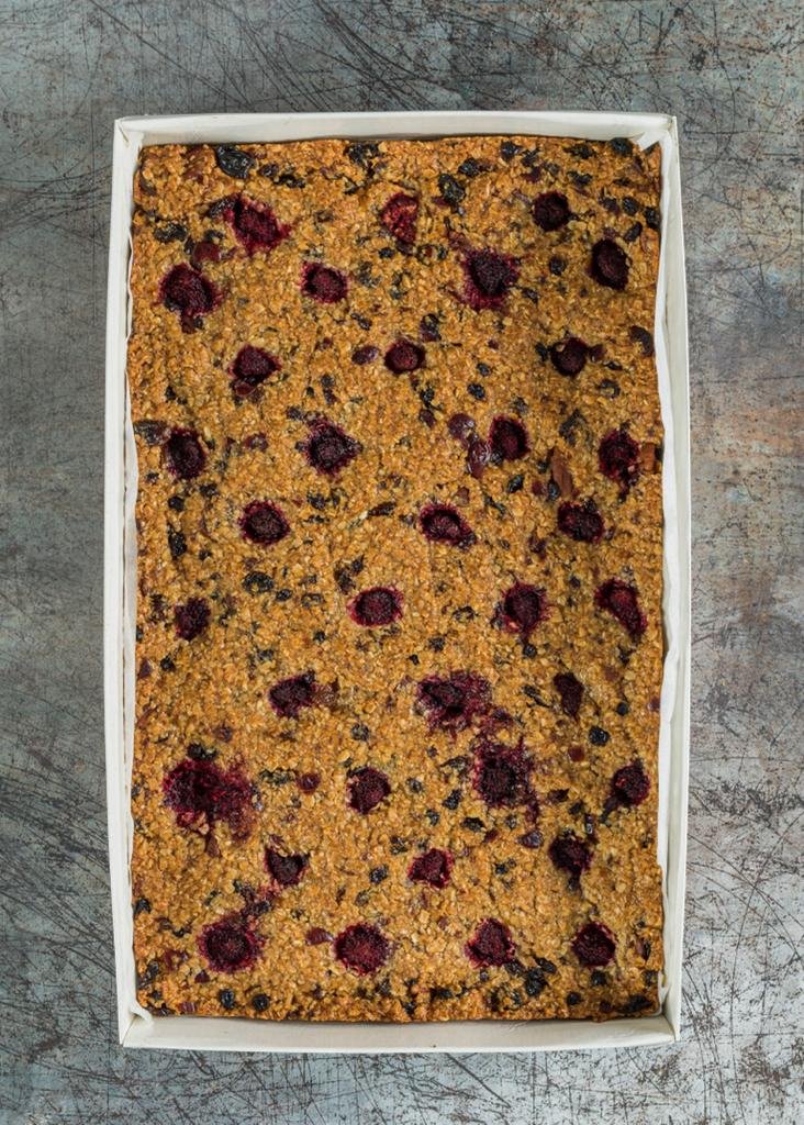 Fruity Flapjack Tray (V) — De Baere