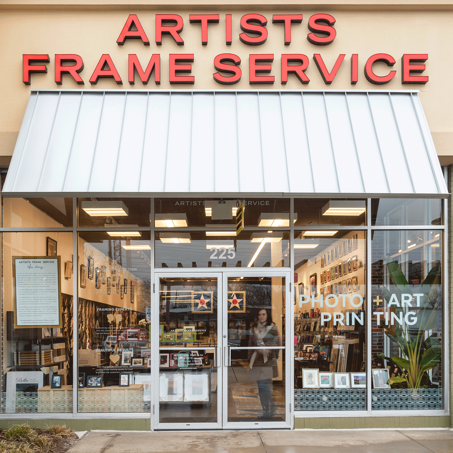Chicago Frame Shop | Custom Picture Framing Store | Artists Frame Service