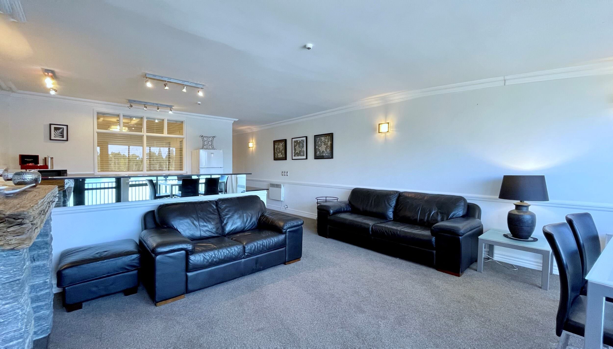 Penthouse King & Twin Accommodation — The Waterfront Apartments