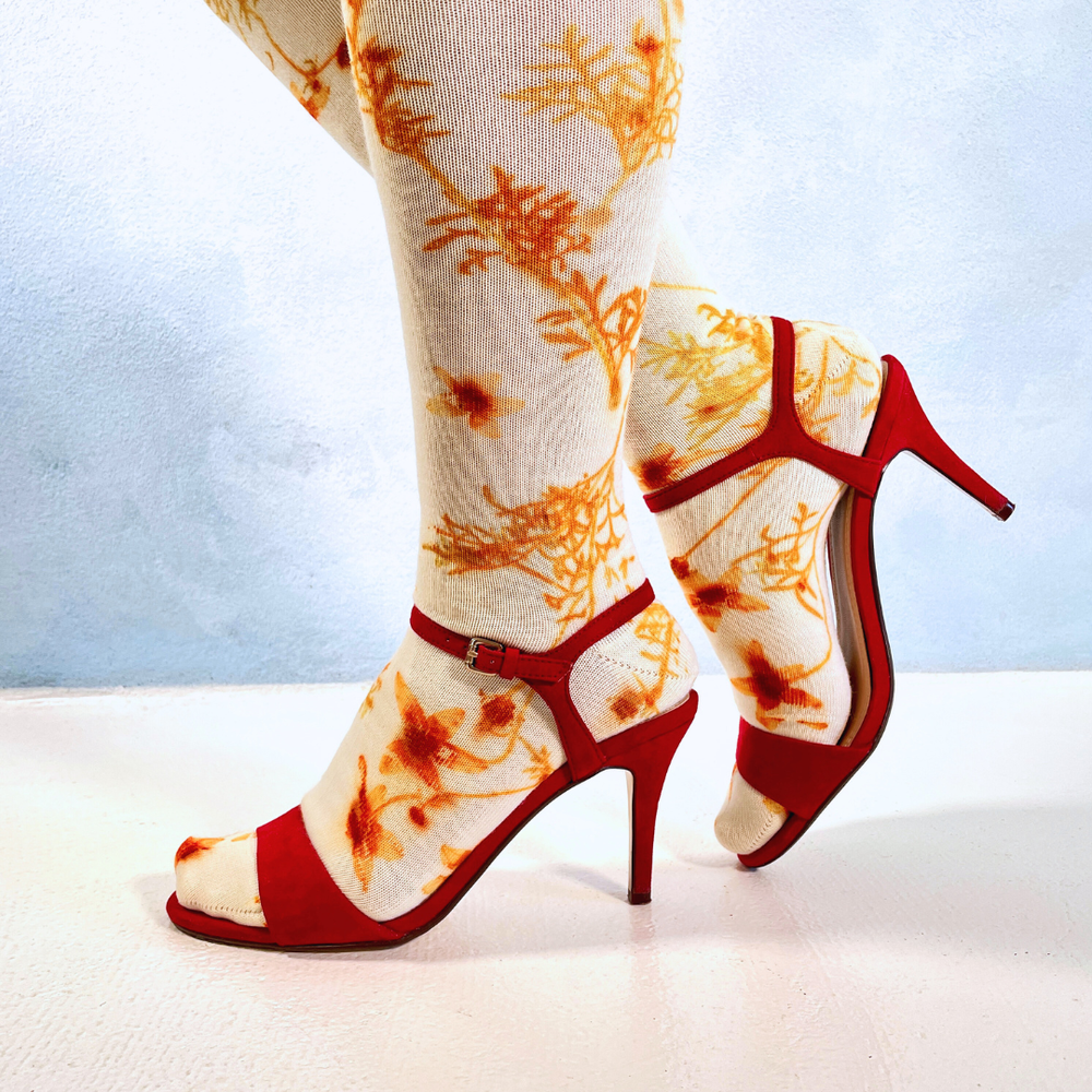 LEARN THE ART OF ECO-PRINTING WITH FLOWERS AND PLANTS