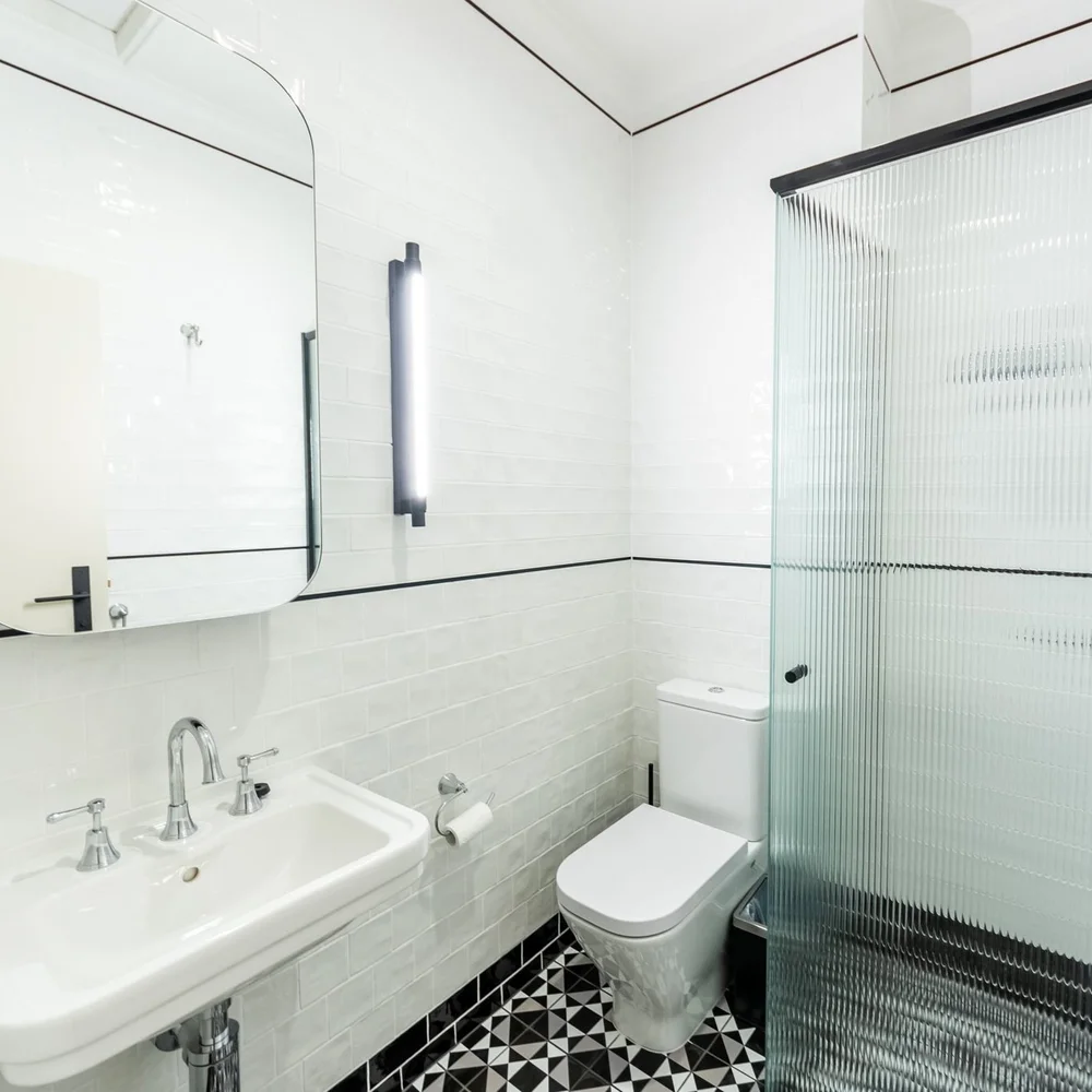 The Eyre Hotel - Accommodation – Book Rooms