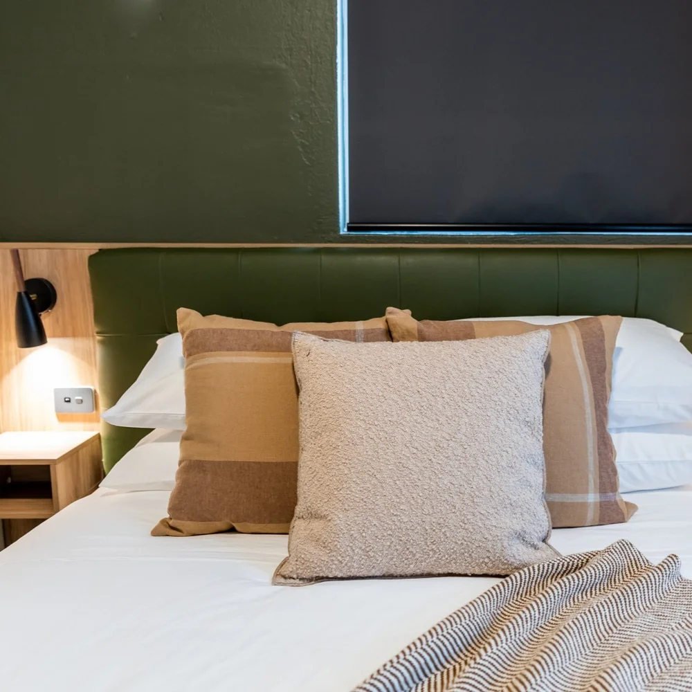 The Eyre Hotel - Accommodation – Book Rooms