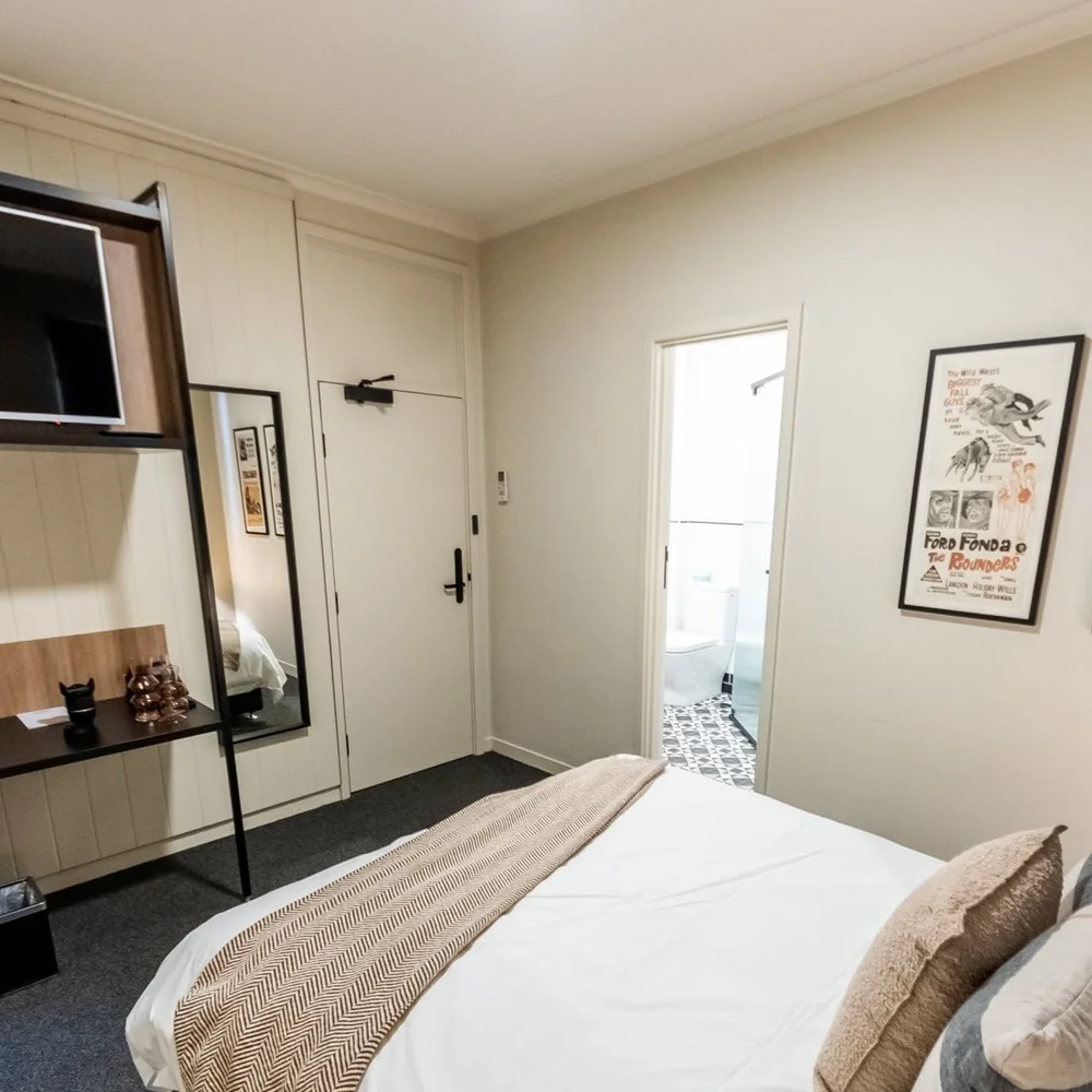 The Eyre Hotel - Accommodation – Book Rooms