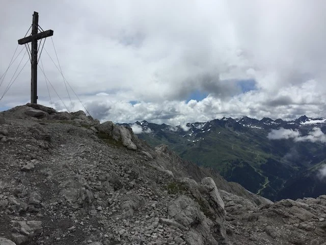 Vallugabahn, St. Anton — Solo Female Wanderer