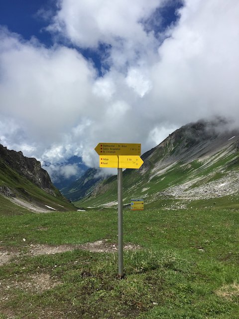 Vallugabahn, St. Anton — Solo Female Wanderer