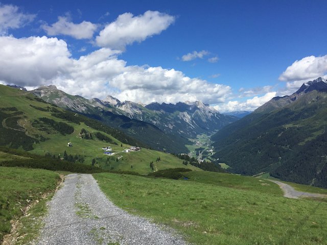 Vallugabahn, St. Anton — Solo Female Wanderer