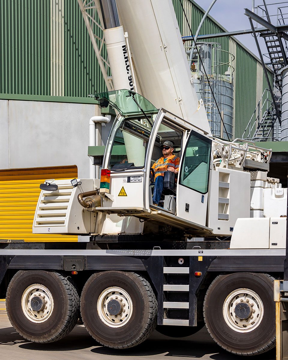 Mobile Crane Hire Service In Victoria | Sventek Cranes & Rigging