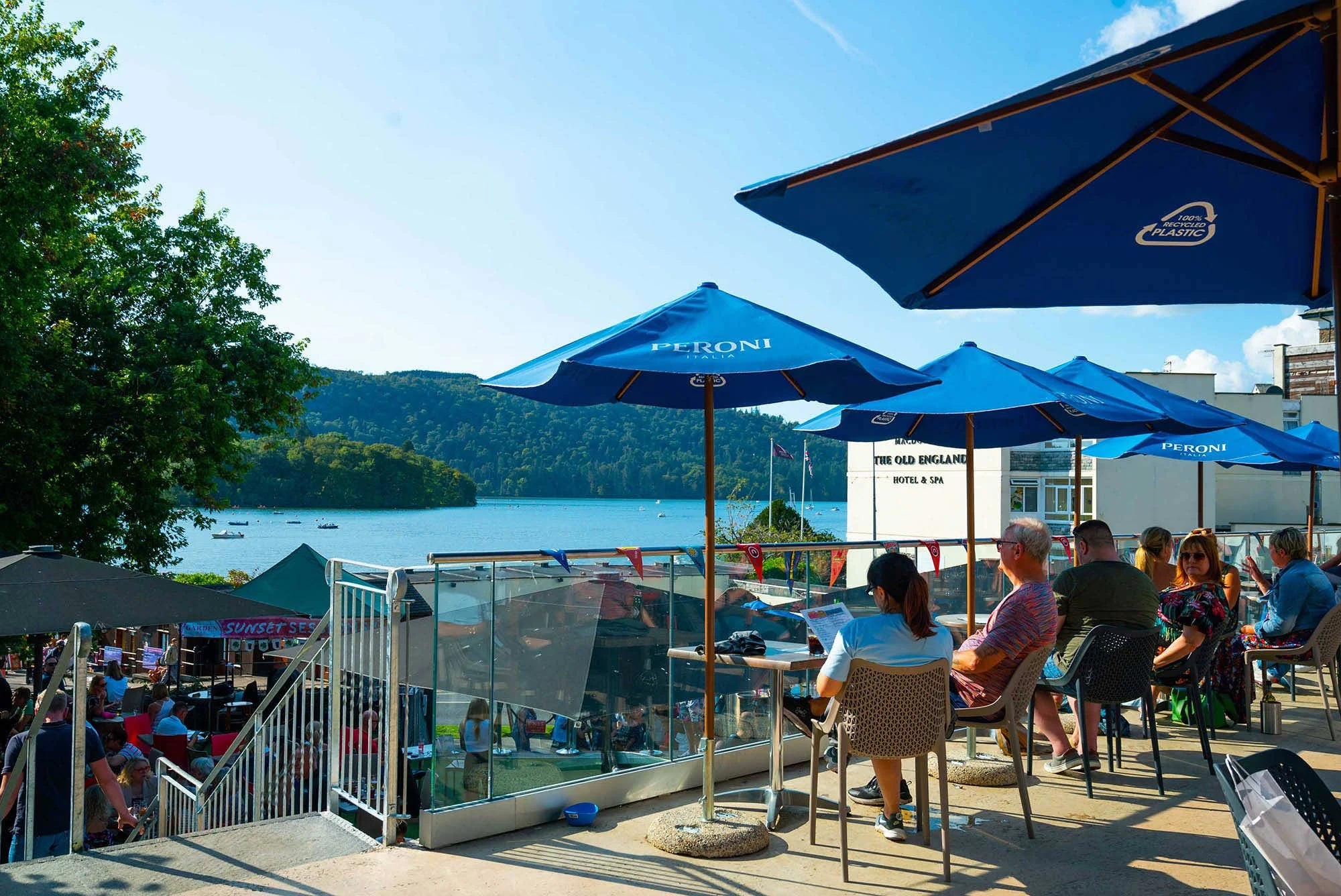 Lake View Garden Bar | Pub Vibes | Hearty Food & Live Music