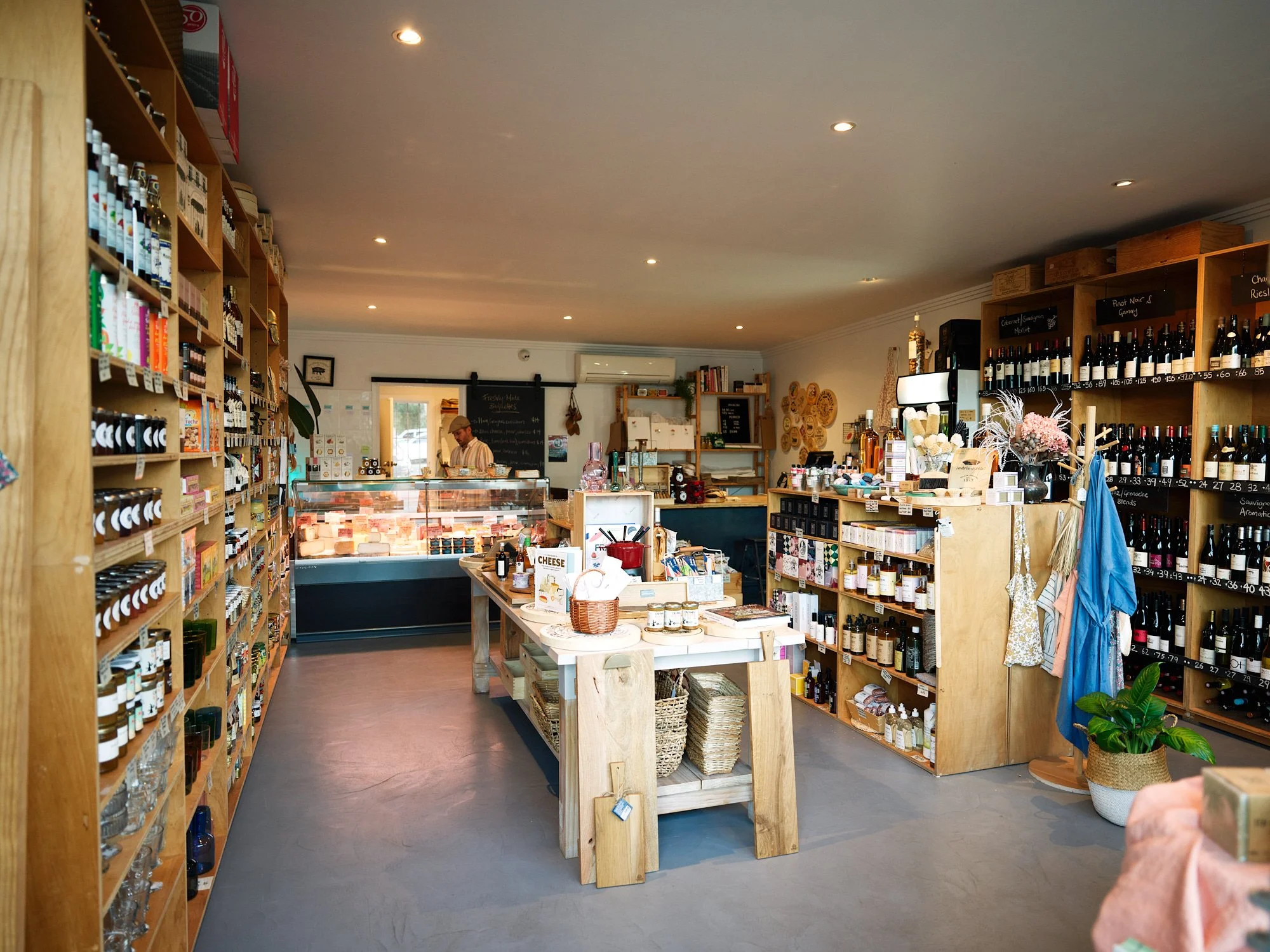 Store 1 — Le Petit Marche