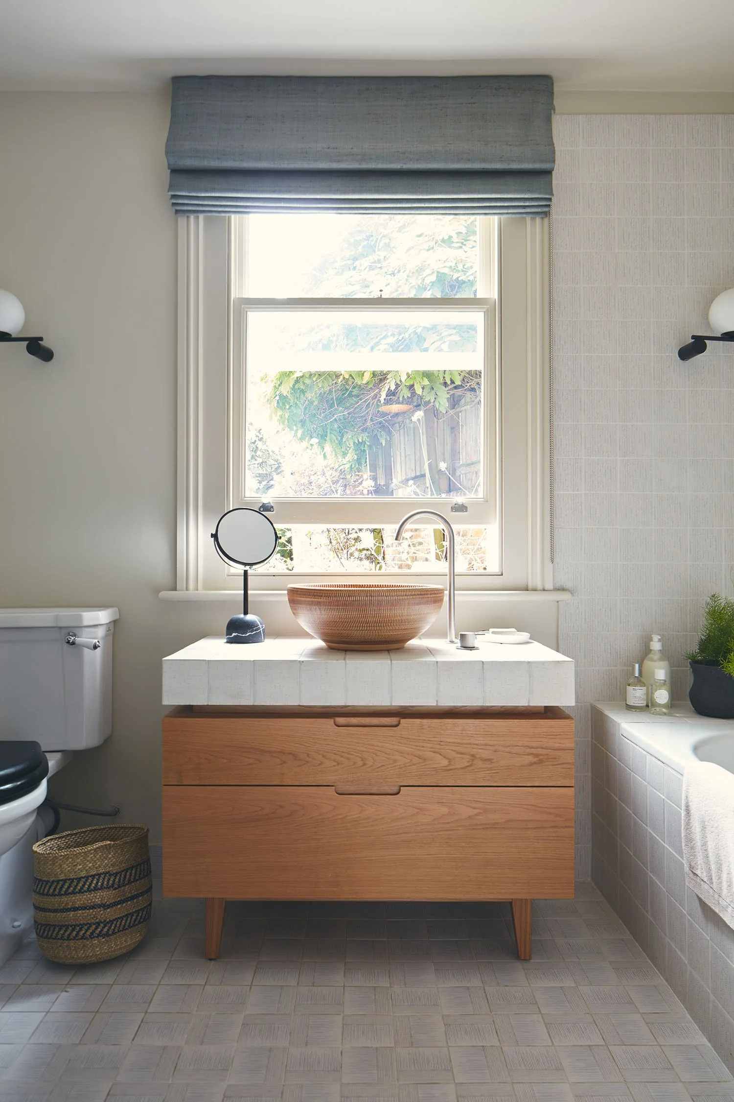 Raveley Steet — Vanity — Goodwin Lowe