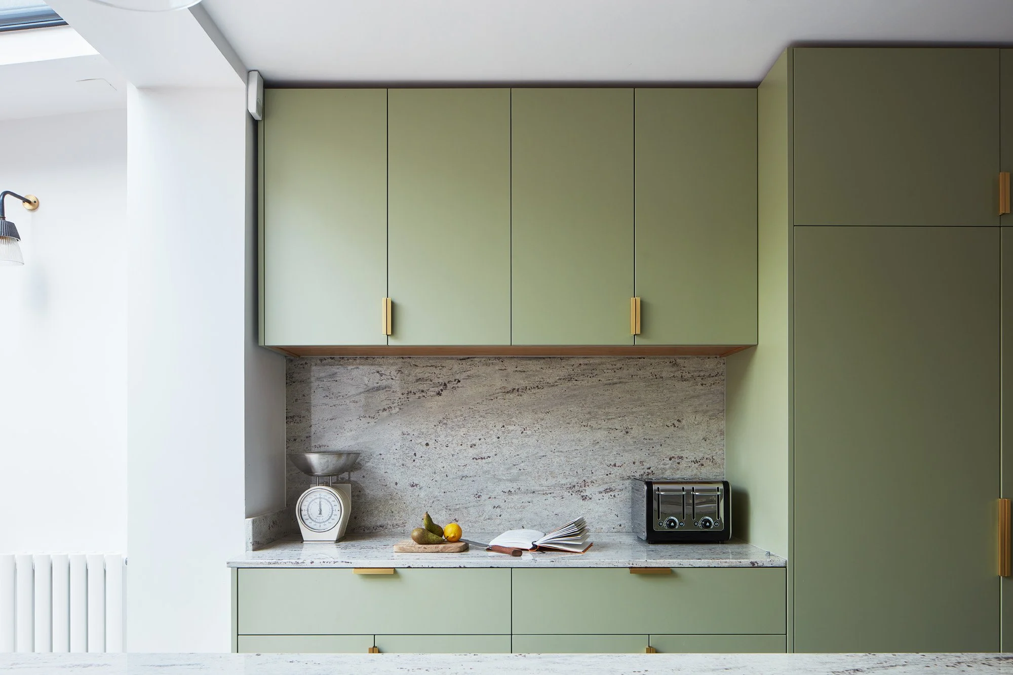 De Beauvoir — Goodwin Lowe