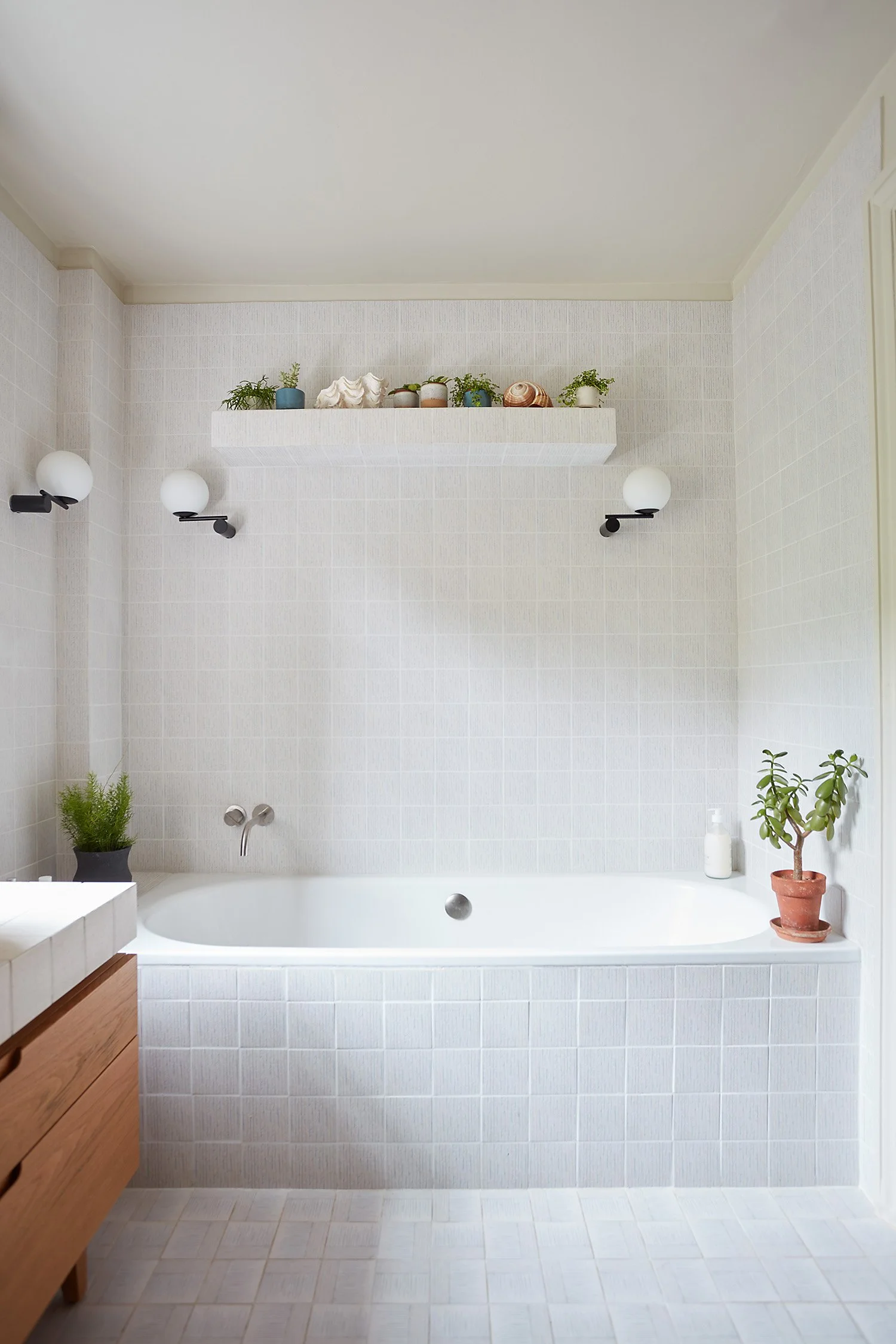 Raveley Steet — Vanity — Goodwin Lowe