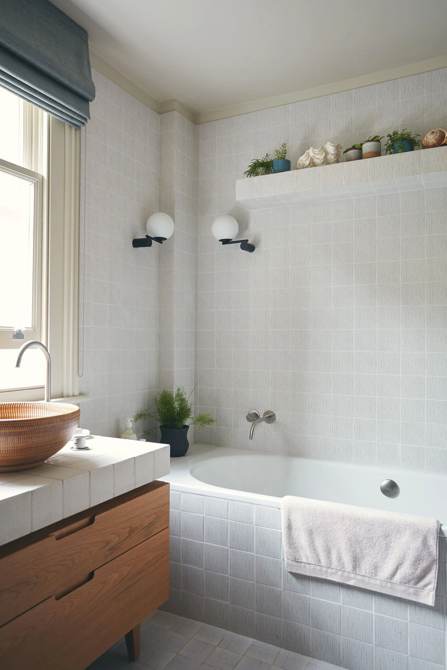 Raveley Steet — Vanity — Goodwin Lowe