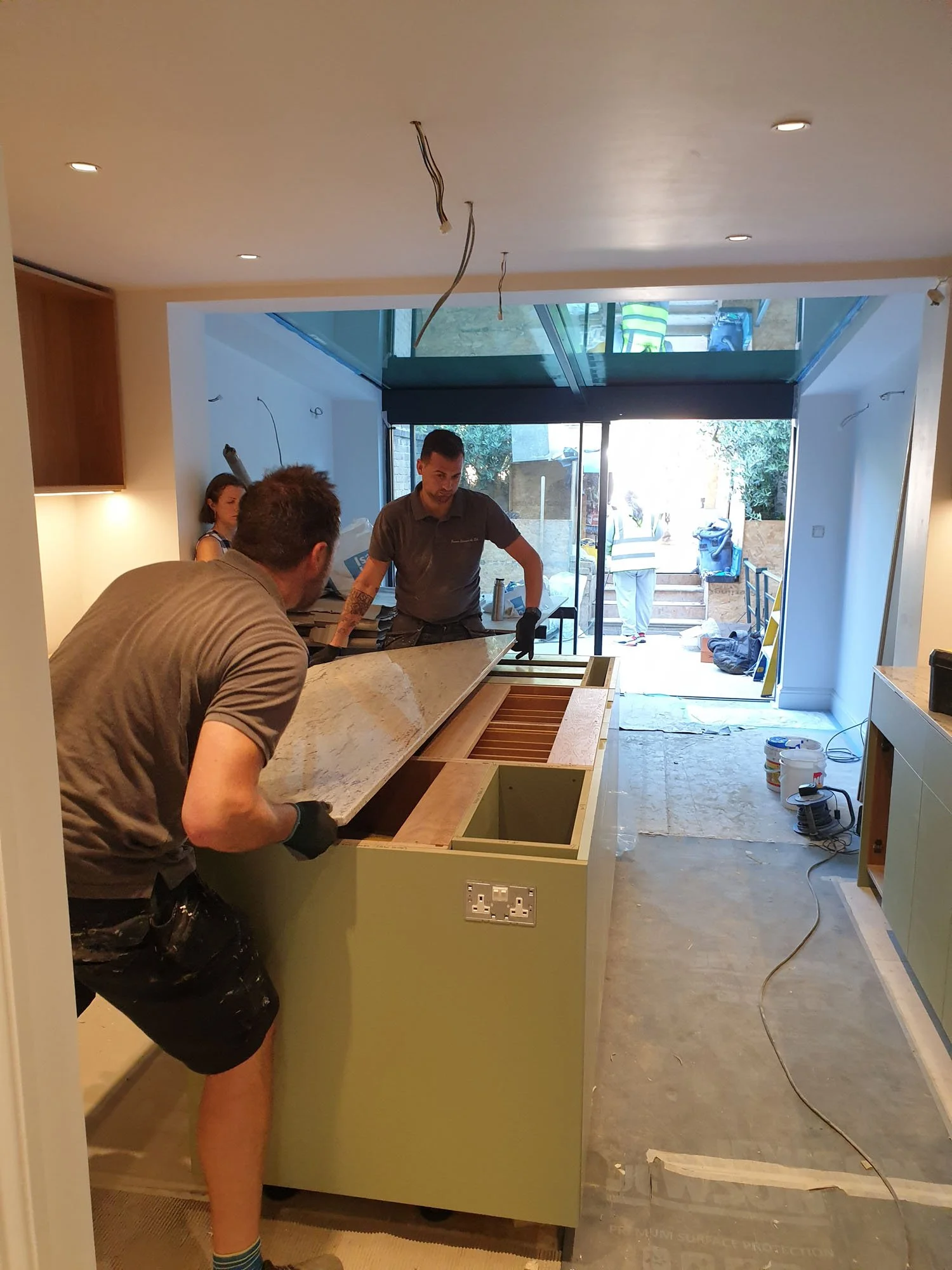 De Beauvoir — Goodwin Lowe